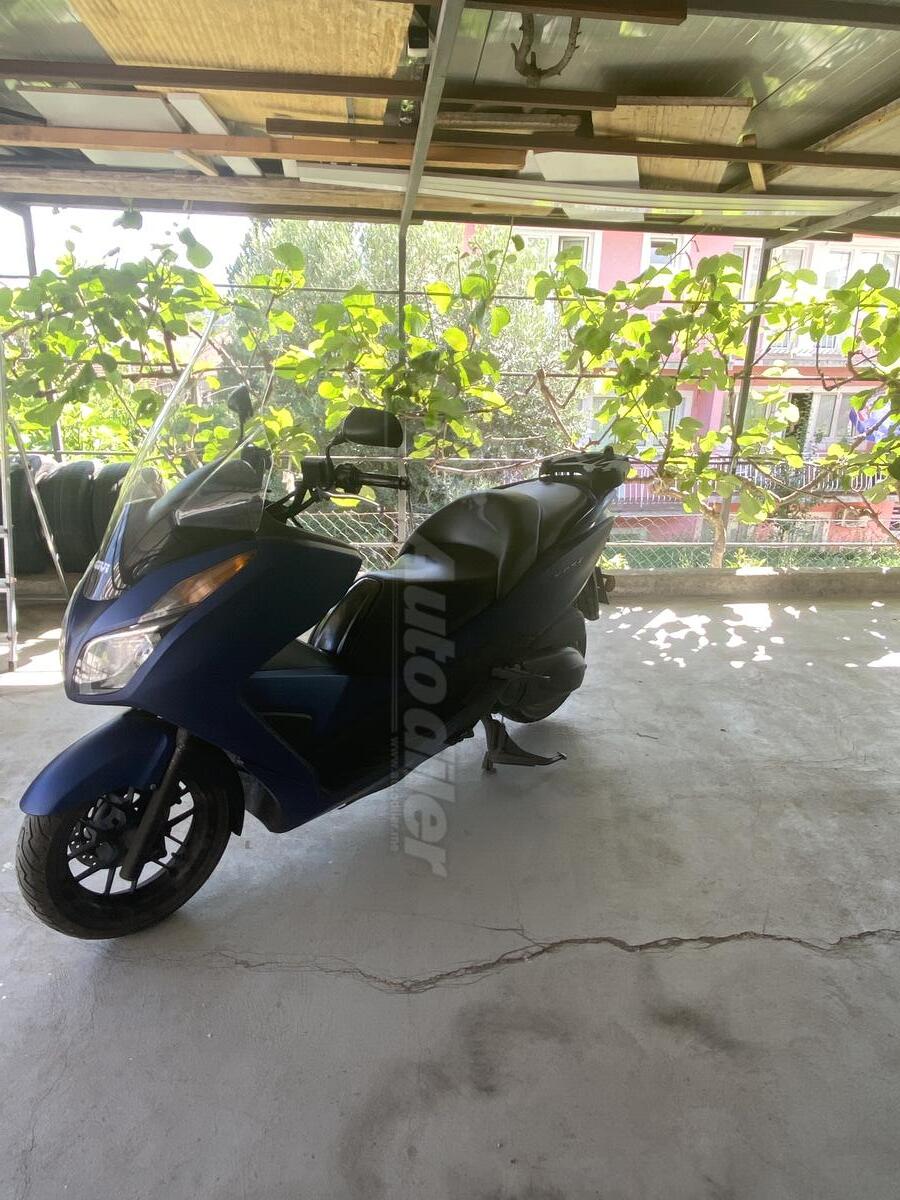 Honda - Forza - Cijena 3000 € - Montenegro Tivat Gradiošnica ...