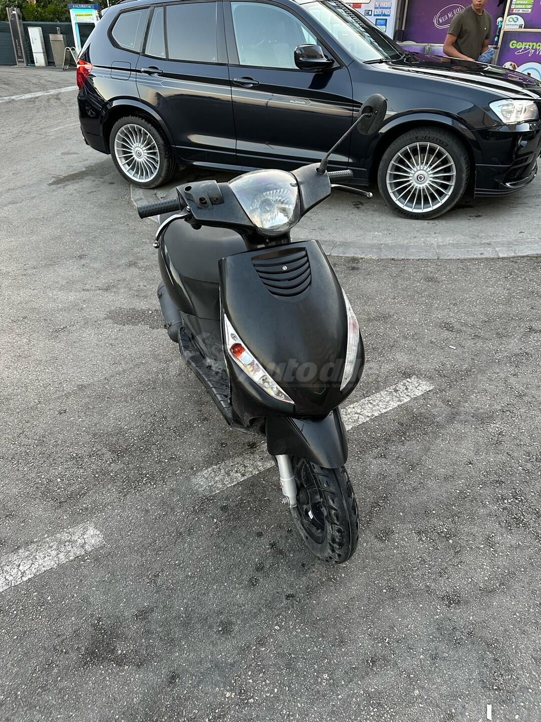Piaggio - Zip 50 - Cijena 700 € - Crna Gora Budva Budva (uži dio ...