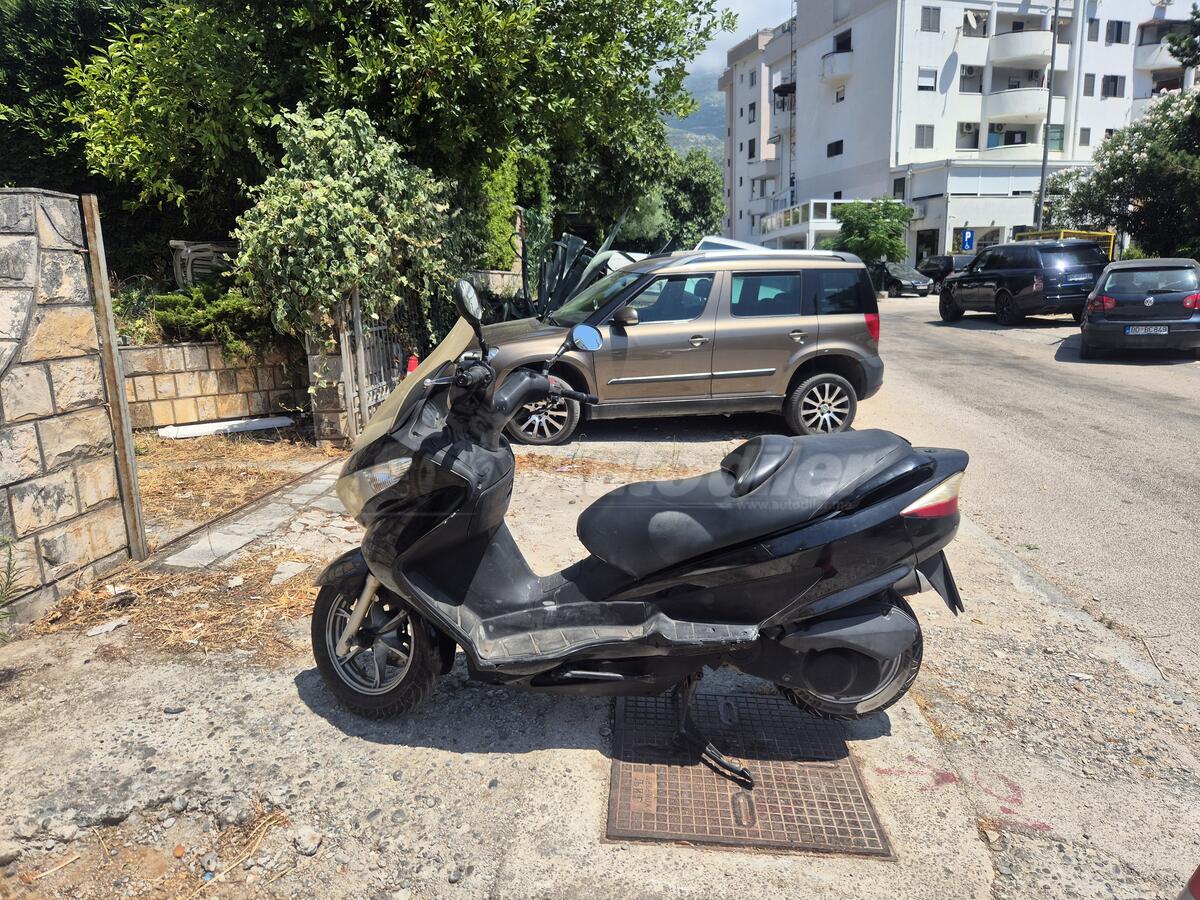 Suzuki - burgman 200 - Cijena 1300 € - Montenegro Budva > City Outskirts Motorcycles | AutoDiler