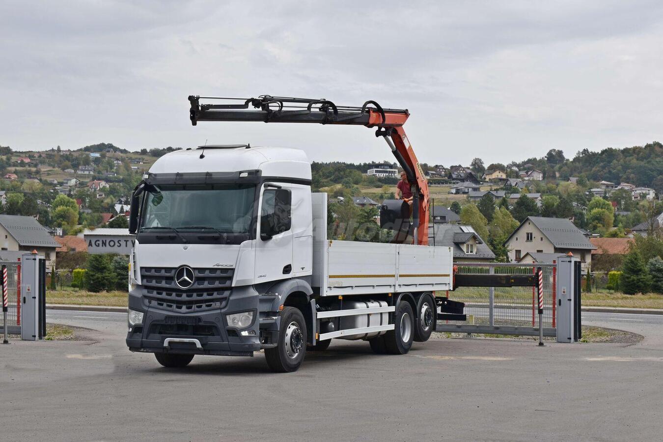Mercedes Benz - AROCS 2542 6x2 platformom + Kran PK 13001 - KB - Cijena ...