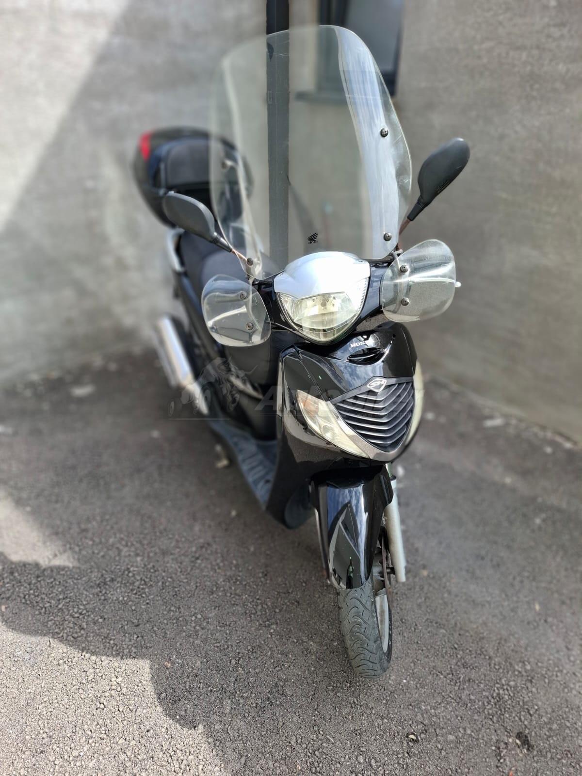 Honda - Sh150 - Cijena 1650 € - Crna Gora Ulcinj Stari Grad Motori ...