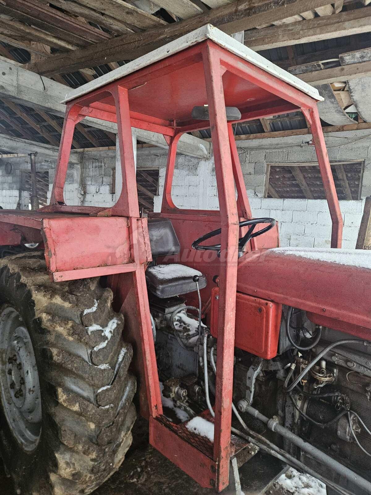 IMT - kabina - Cijena 230 € - Crna Gora Bijelo Polje > Okolina grada ...