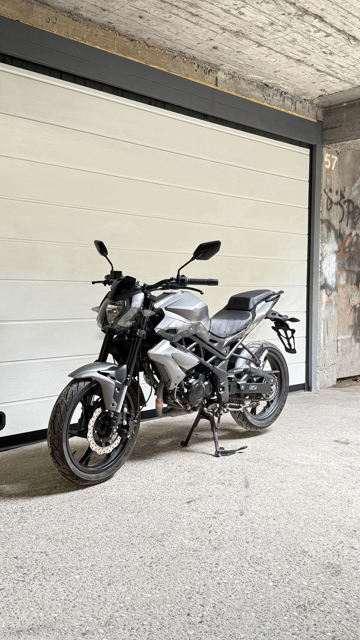 Benelli - bn 125 - Cijena 1500 € - Crna Gora Budva Centar grada Motori ...