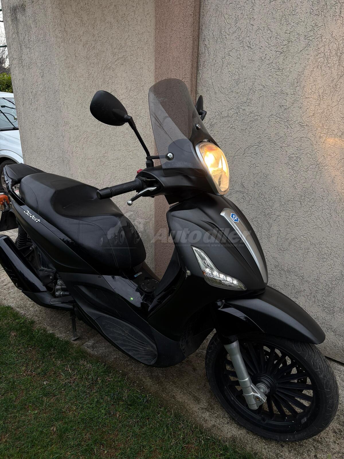 Piaggio - BEVERLY 300 - Cijena 2700 € - Crna Gora Podgorica Zagorič ...