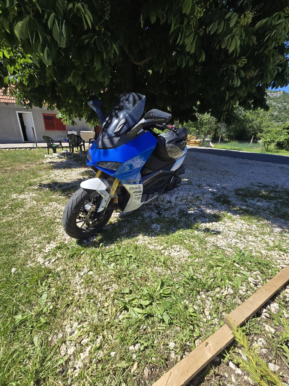 Hamachi - Taro 12 - Cijena 3300 € - Crna Gora Cetinje > Okolina grada ...
