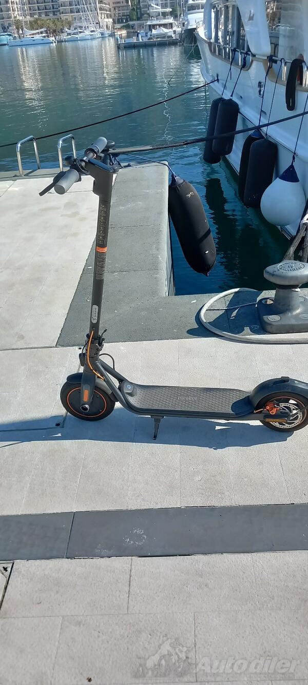 City Bike - segway ninebot f30 - Cijena 199 € - Crna Gora Tivat Tivat ...