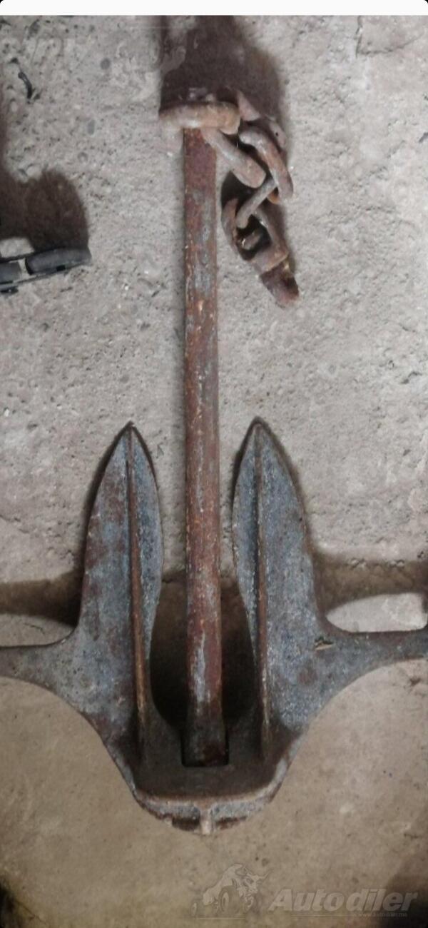 Sidro za plovila - Cijena 150 € - Crna Gora Herceg Novi Centar grada ...