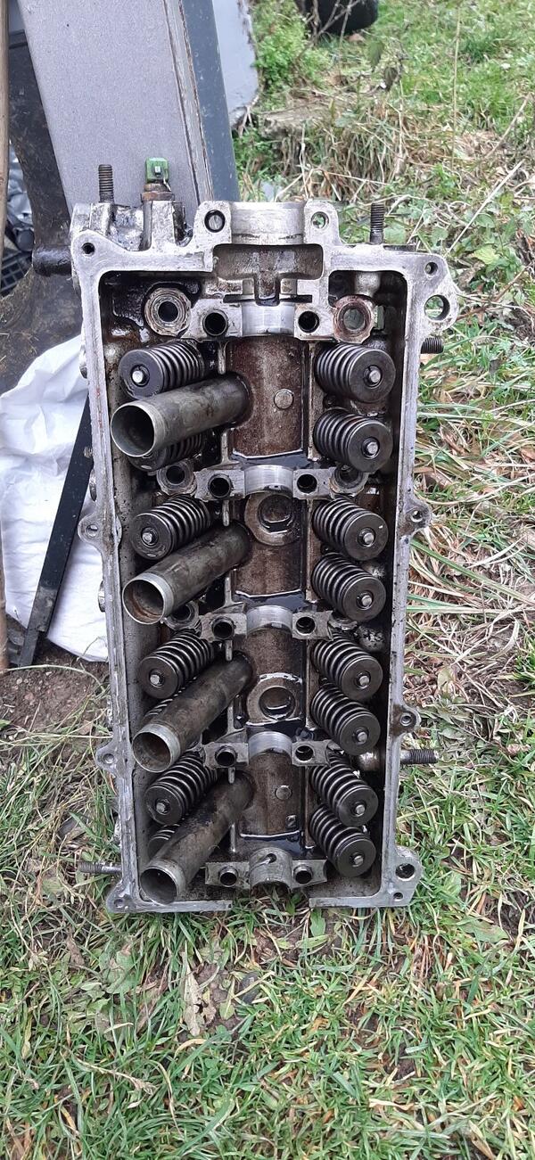 Glava motora za Daihatsu - Feroza - 1991 - Cijena 200 € - Crna Gora ...