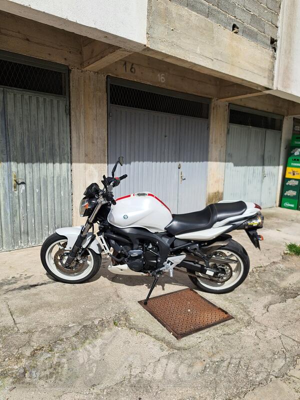 Yamaha - fz6n s2 - Cijena 3000 € - Crna Gora Herceg Novi > Okolina grada Motori | AutoDiler