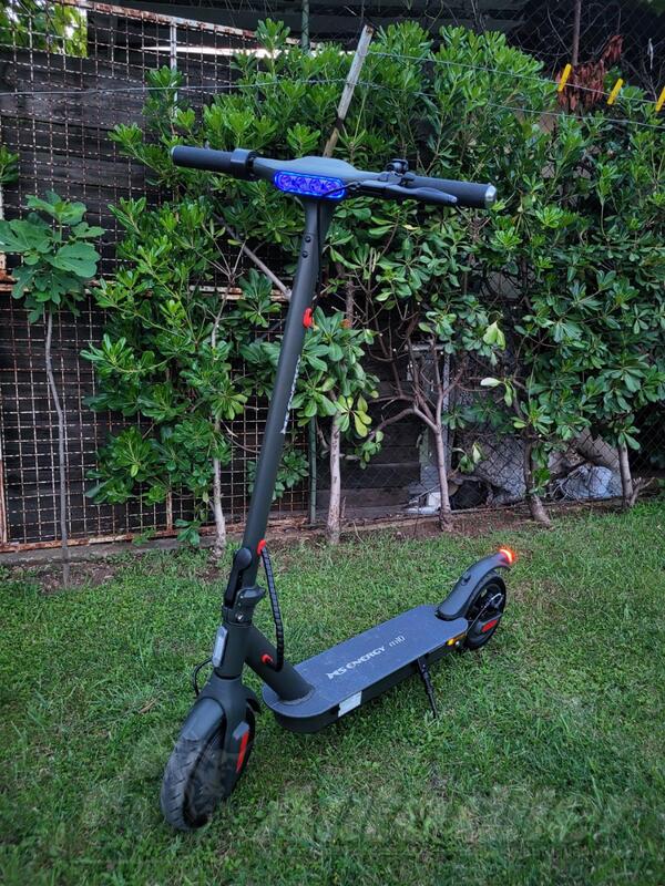 Electric Motion - trotinet - Cijena 300 € - Crna Gora Podgorica > Okolina grada Motori | AutoDiler