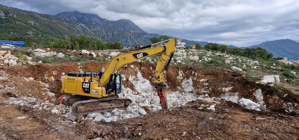 CAT - 330f - Cijena 150000 € - Crna Gora Herceg Novi Igalo Radne mašine ...