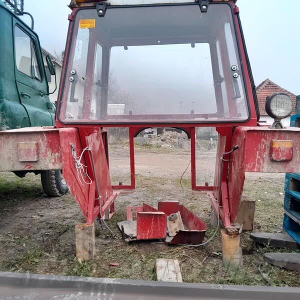 IMT - kabina - Cijena 999 € - Crna Gora Bijelo Polje Zaton Radne mašine | AutoDiler