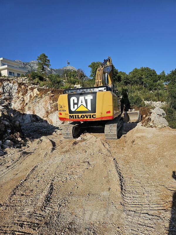 CAT - 330f - Cijena 120000 € - Crna Gora Herceg Novi Igalo Radne mašine ...