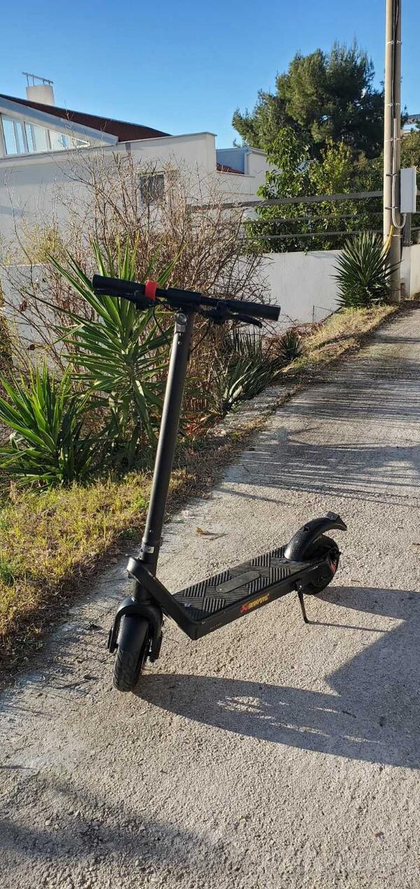 Author - Električni trotinet - Cijena 490 € - Crna Gora Kotor > Okolina ...