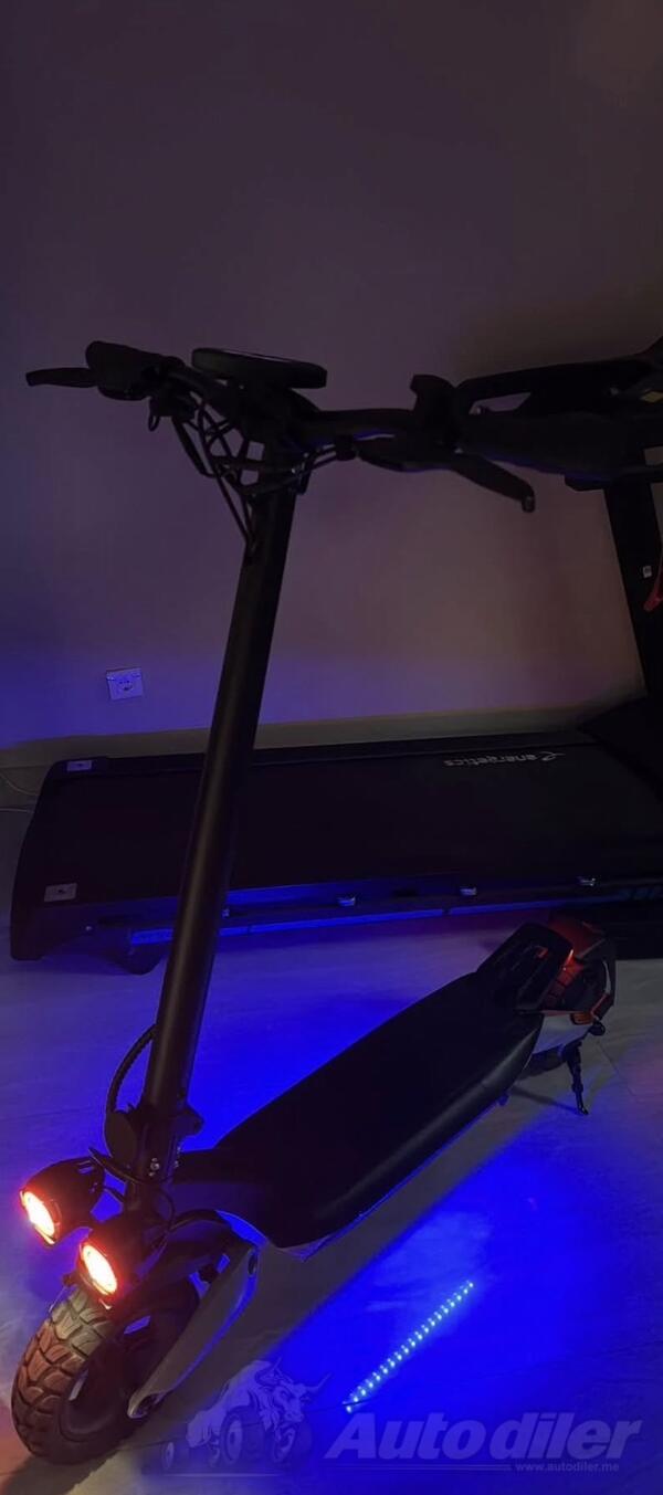 BMW - Z8 - Cijena 650 € - Crna Gora Podgorica Tuzi Motori | AutoDiler