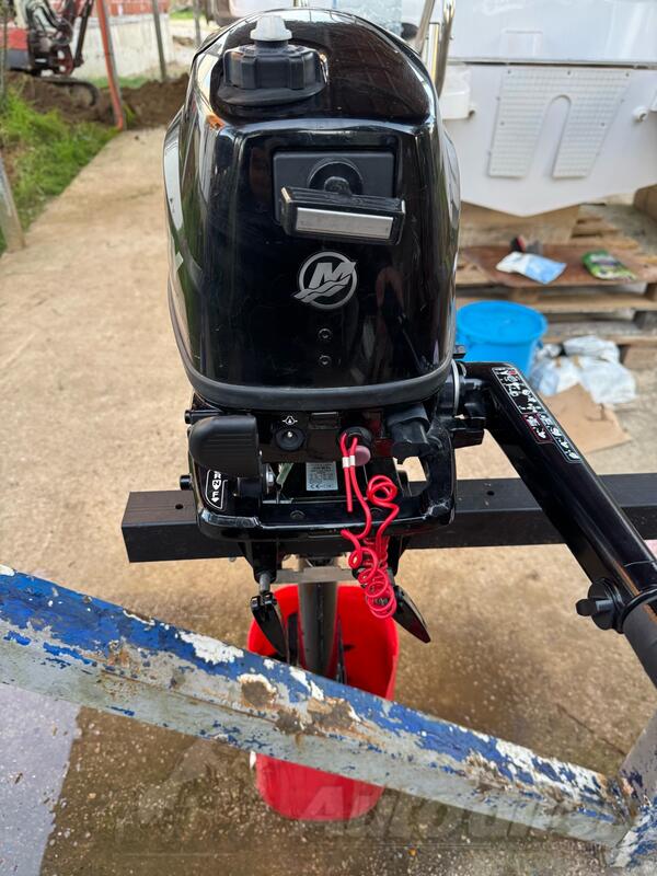 Mercury - 5 hp - Boat engines - Cijena 870 € - Montenegro Ulcinj Ulcinj ...
